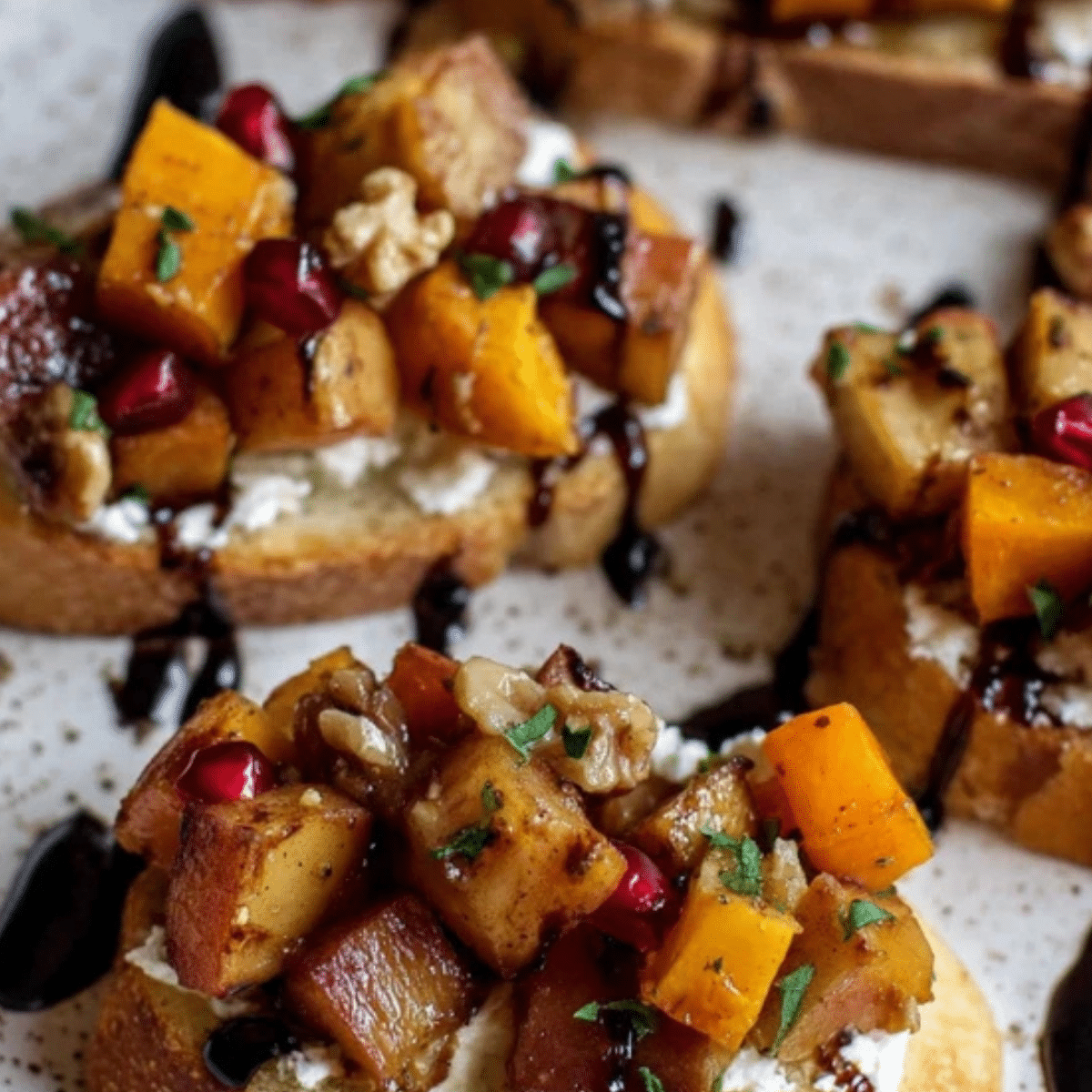 Fall Bruschetta – Easy Autumn Appetizer Recipe - Yummy Temple