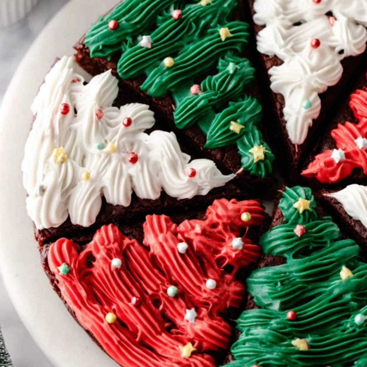 Frosted Christmas Brownies – Easy Holiday Treats - Yummy Temple