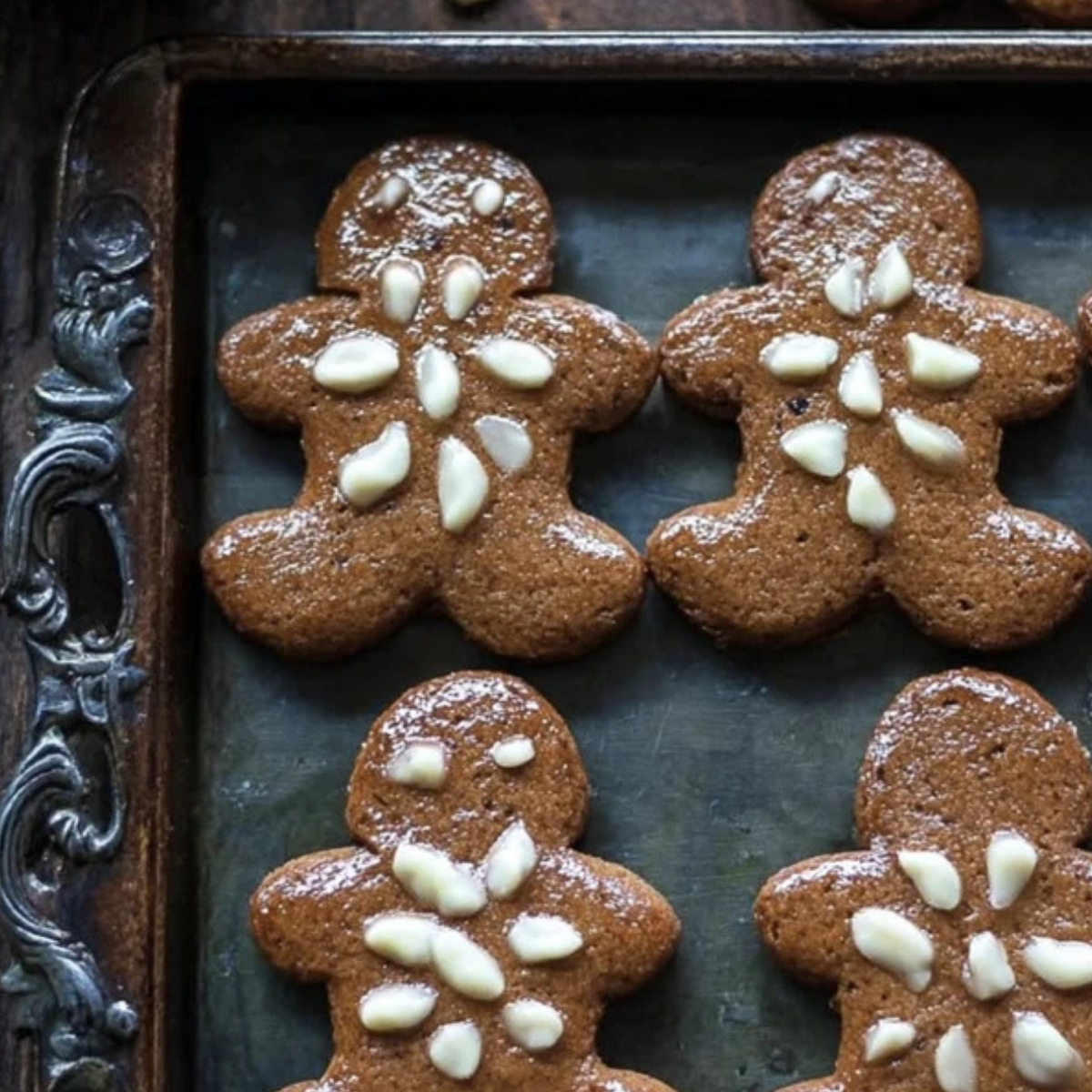 German Gingerbread Cookies - Delicious and Soft! - Yummy Temple
