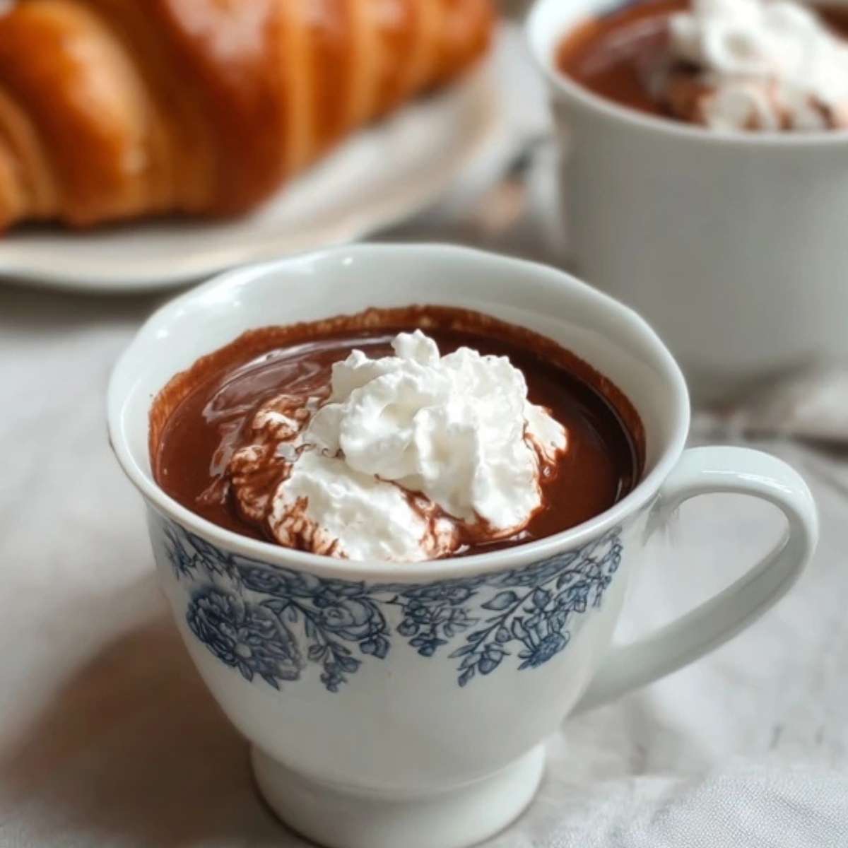 Paris Hot Chocolate – Indulge in This Thick, Creamy Treat - Yummy Temple